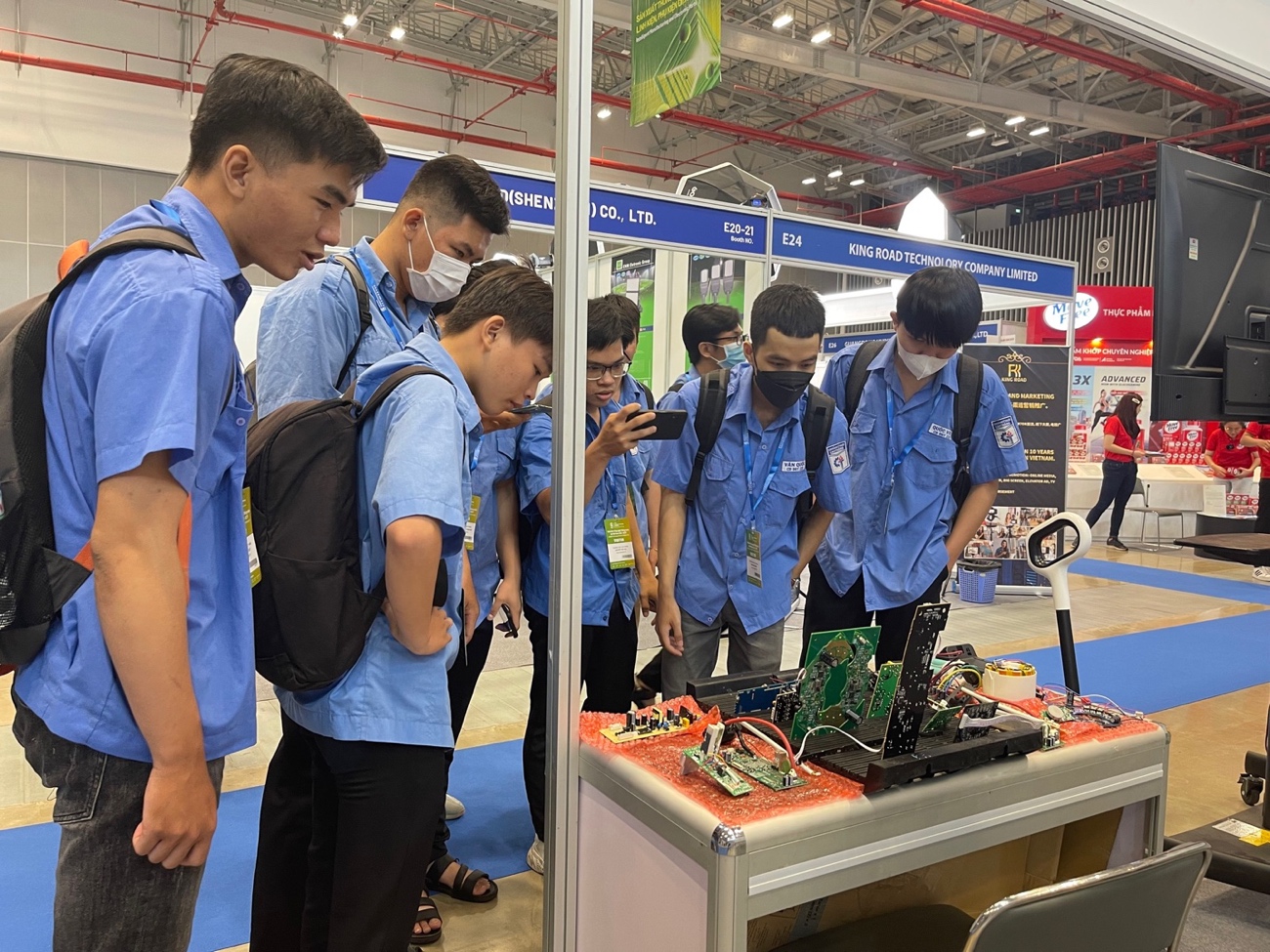 Student Of Electrical - Electronic Engineering Technology Experience At ...