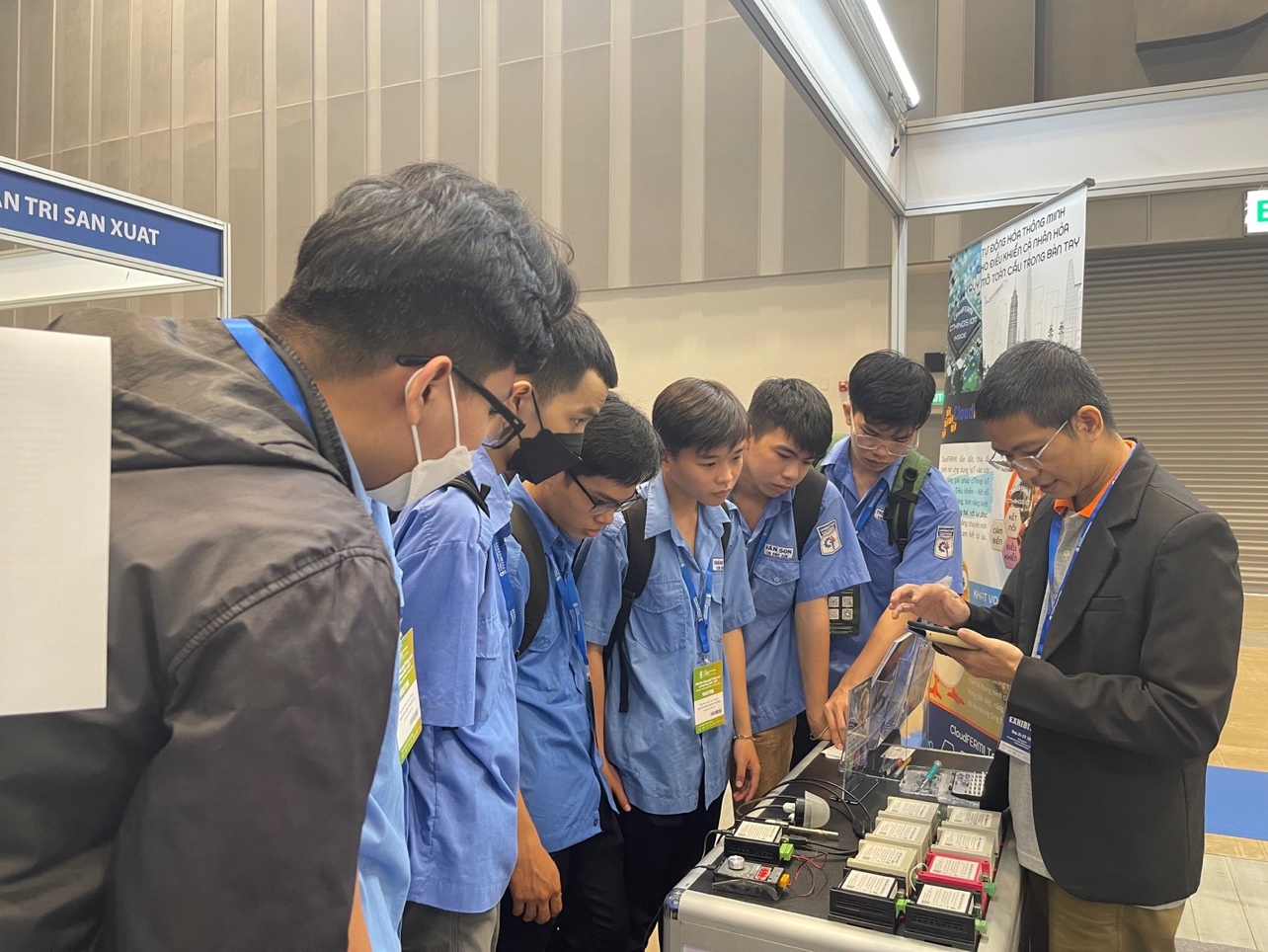 Student Of Electrical - Electronic Engineering Technology Experience At ...