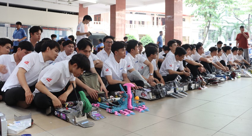 Final of Battlebot Competition Season 05, 2023 at Cao Thang Technical ...
