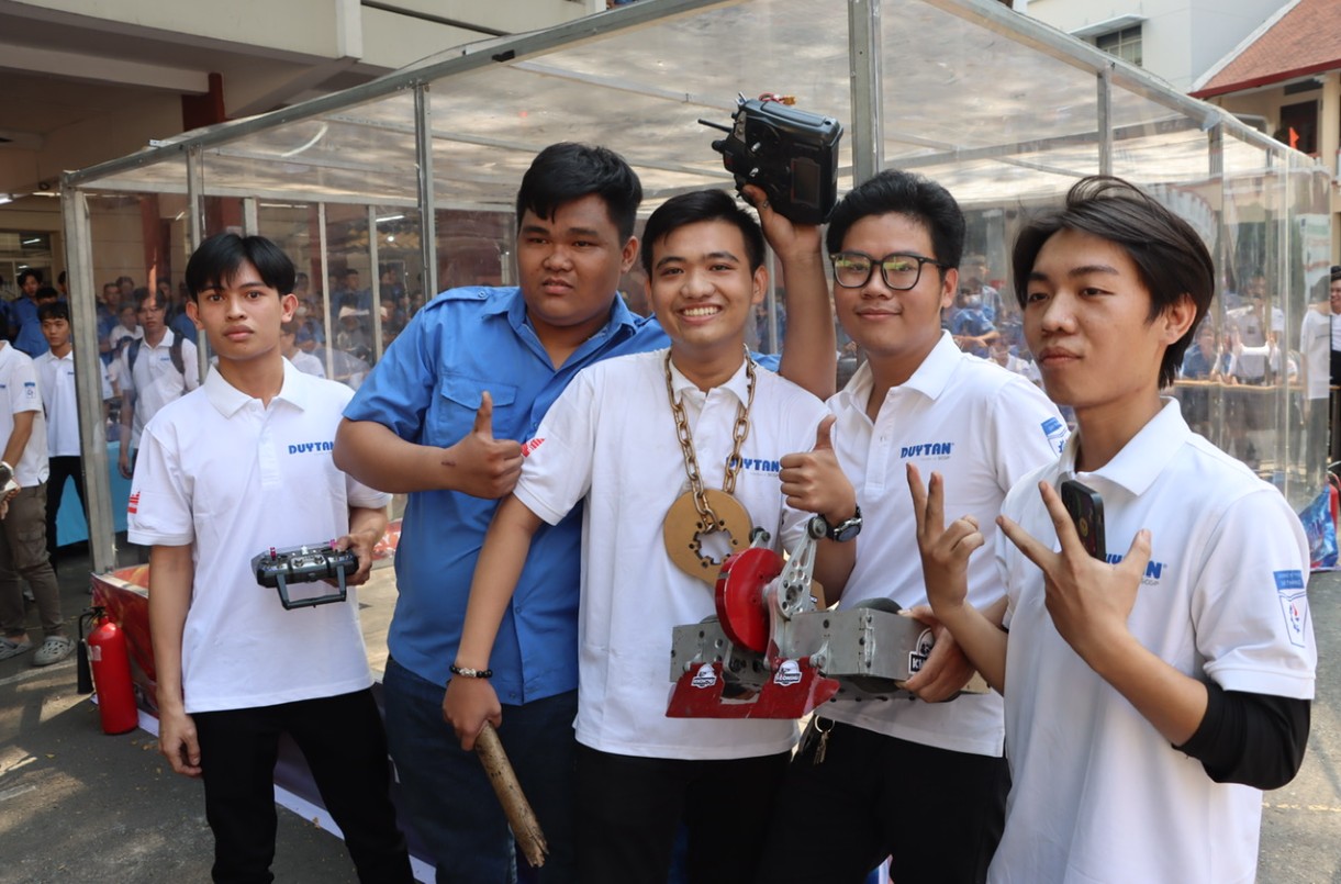 Final of Battlebot Competition Season 05, 2023 at Cao Thang Technical ...