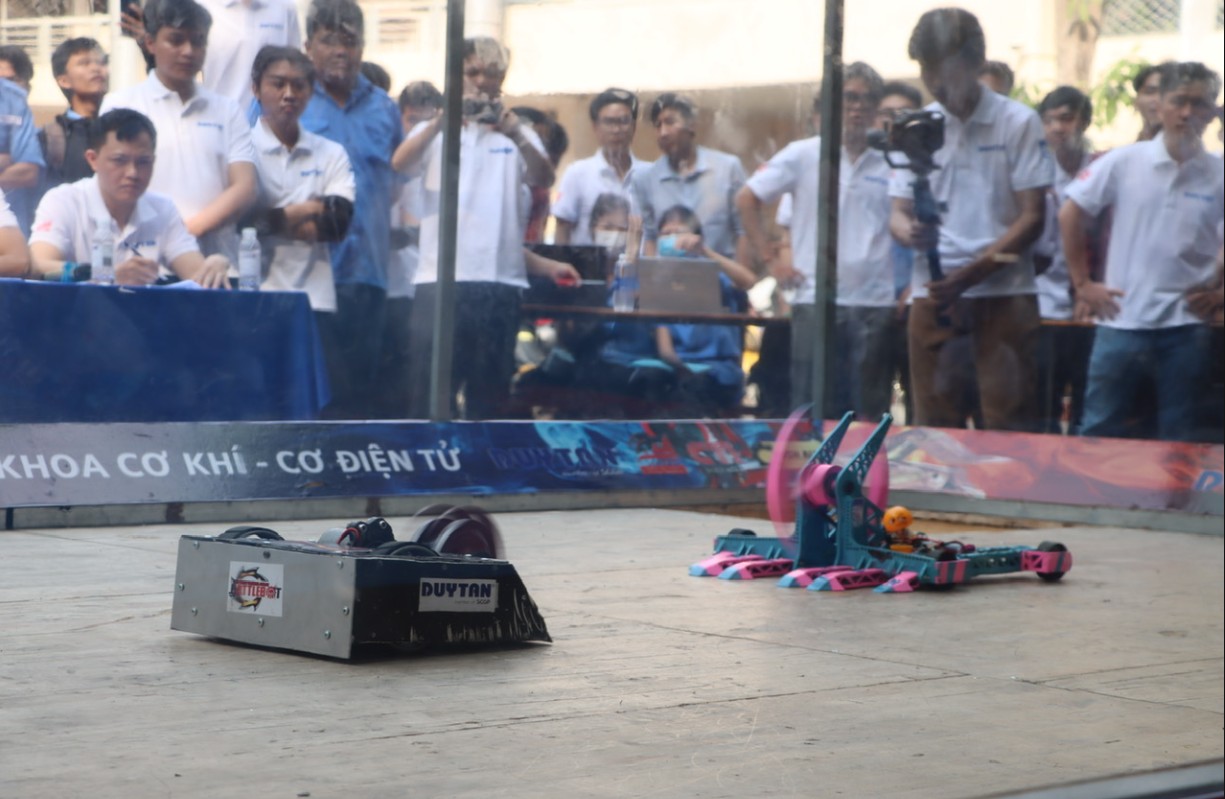 Final of Battlebot Competition Season 05, 2023 at Cao Thang Technical ...